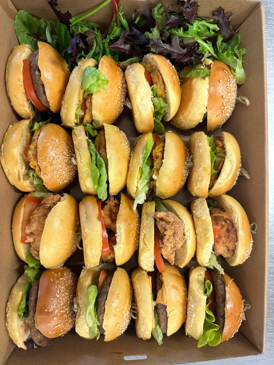 Mini Sliders Box (18 Pieces)