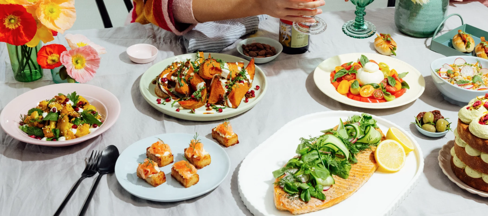 Seasonal Hot Buffet - 1 selection per course (min 10 pax)